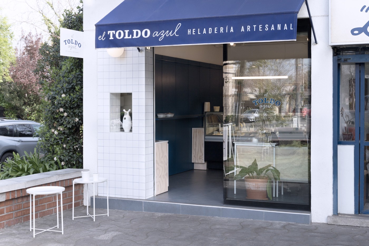 Oficina Bravo, Heladería El Toldo Azul — Luis Pasteur